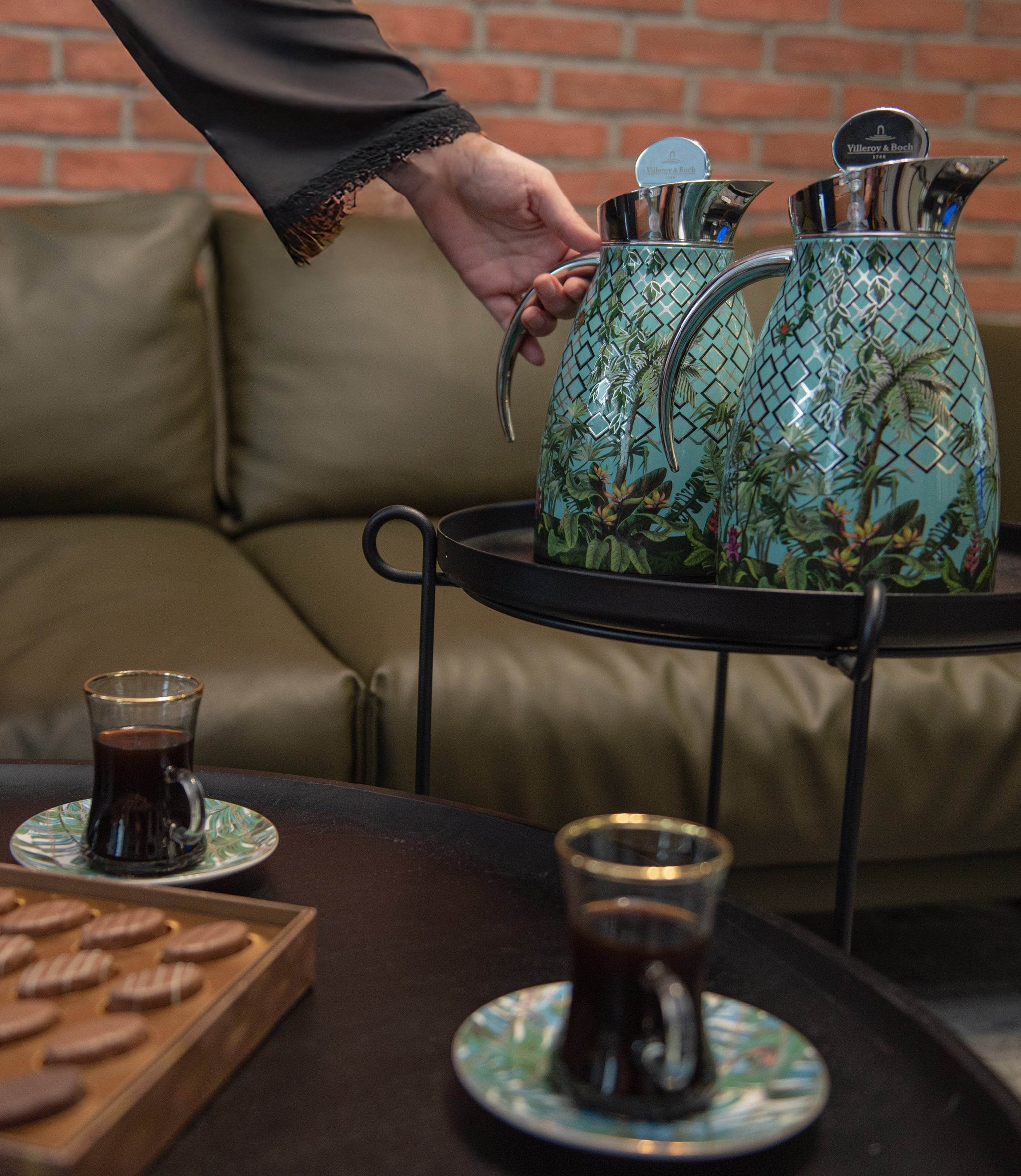 Thermos & Flasks — Roomours UAE